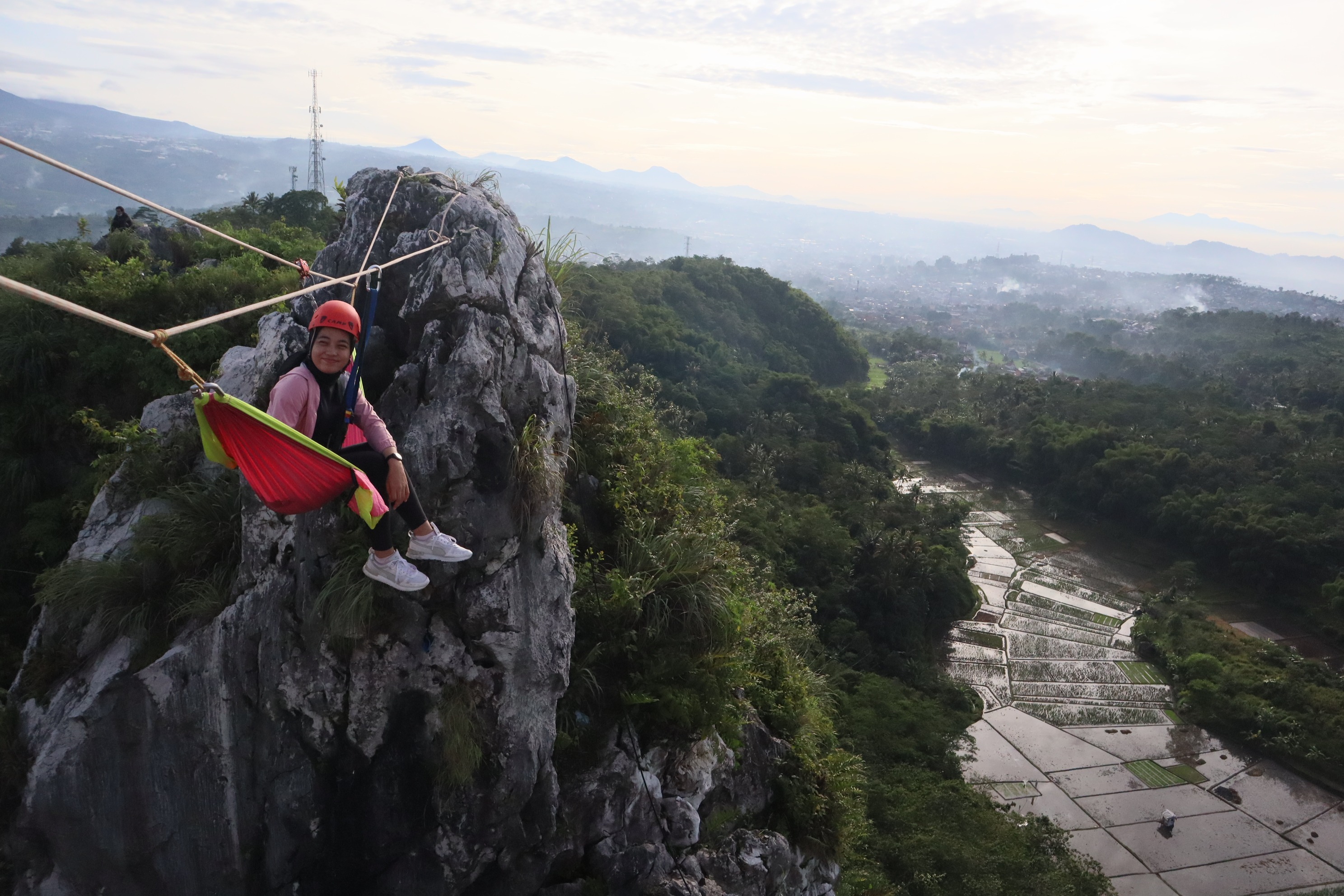 HAMMOCKING TEBING HAWU One Day Trip Rp 600.000 - Tripacker